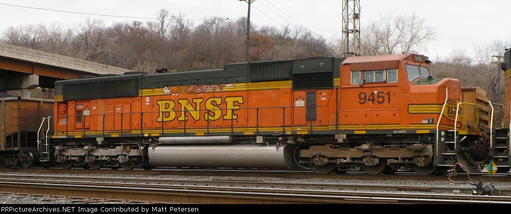BNSF 9451